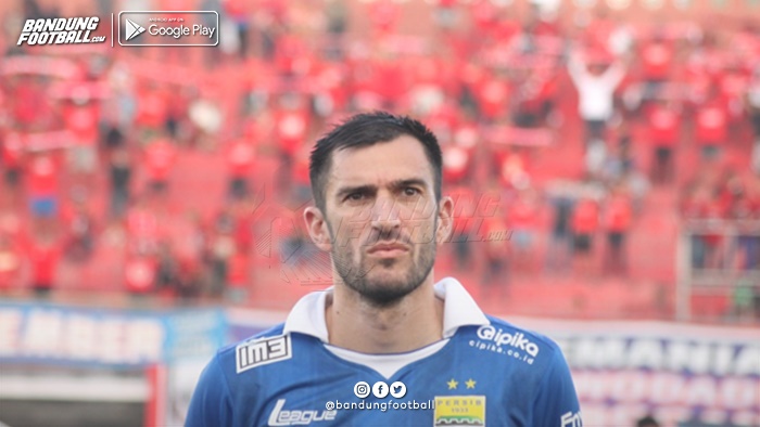 Vladimir Vujovic ke I Made Wirawan: Persita Atau PSGC Ciamis ...